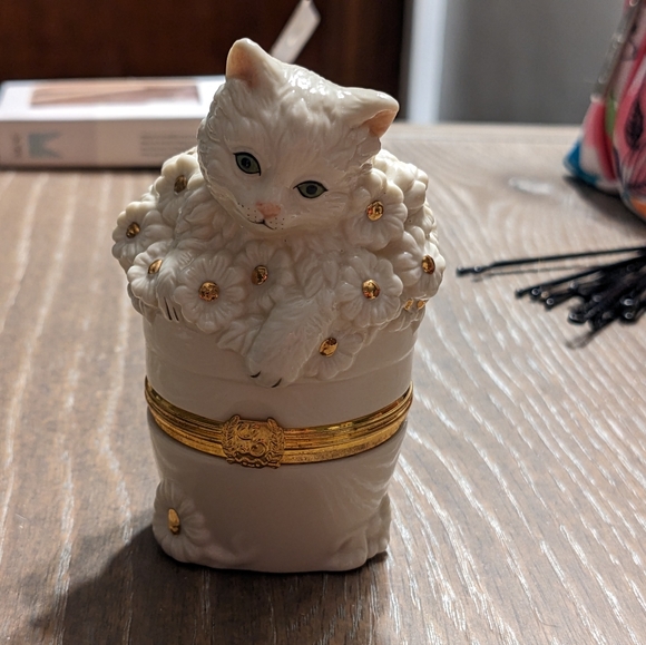 Lenox | Other | Lenox Treasures The Inquisitive Kitten Box | Poshmark